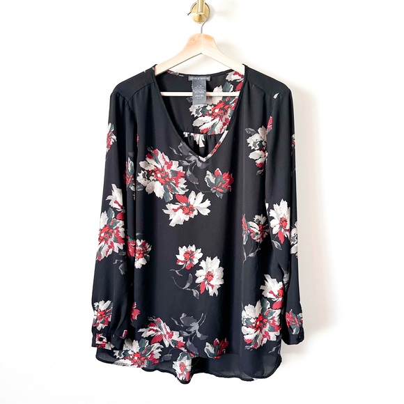 Chelsea & Theodore | Tops | Chelsea Theodore Red Black Floral Long ...